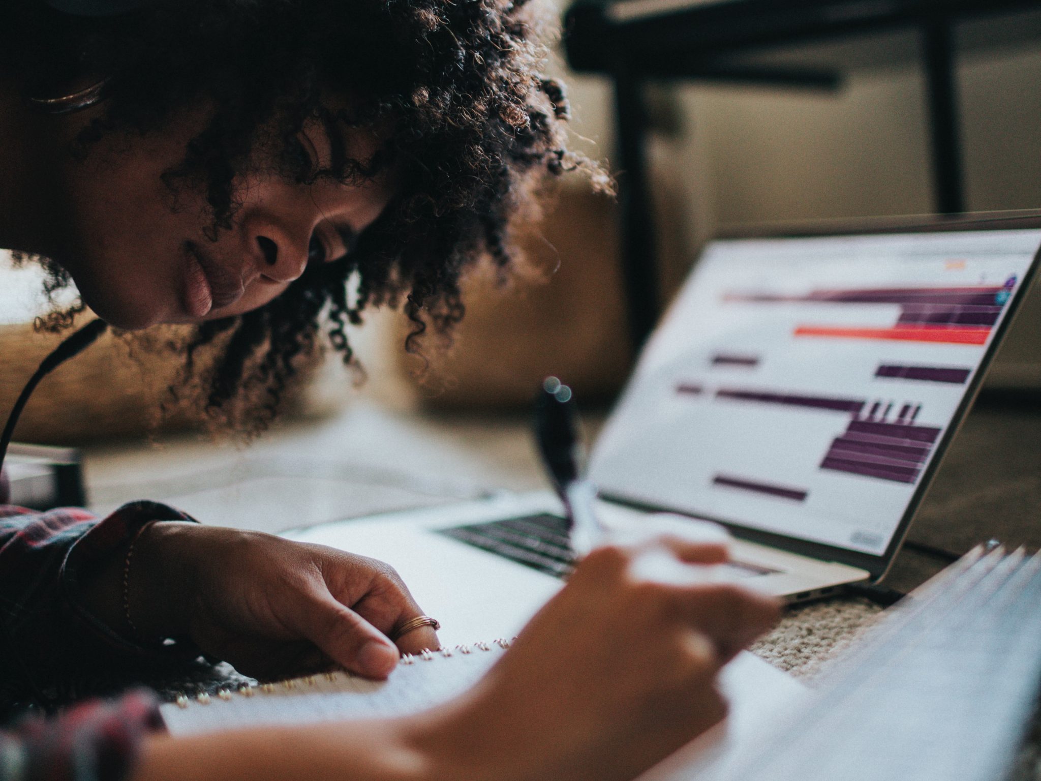 10 Simple Ways Transcriptions Can Help in Qualitative Research