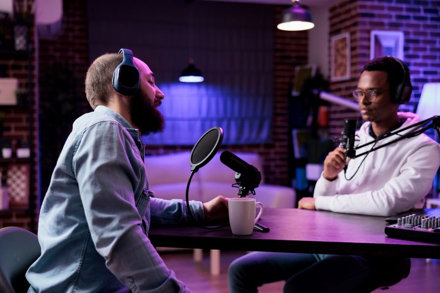 How to Be An Effective Podcast Host in 10 Easy Steps